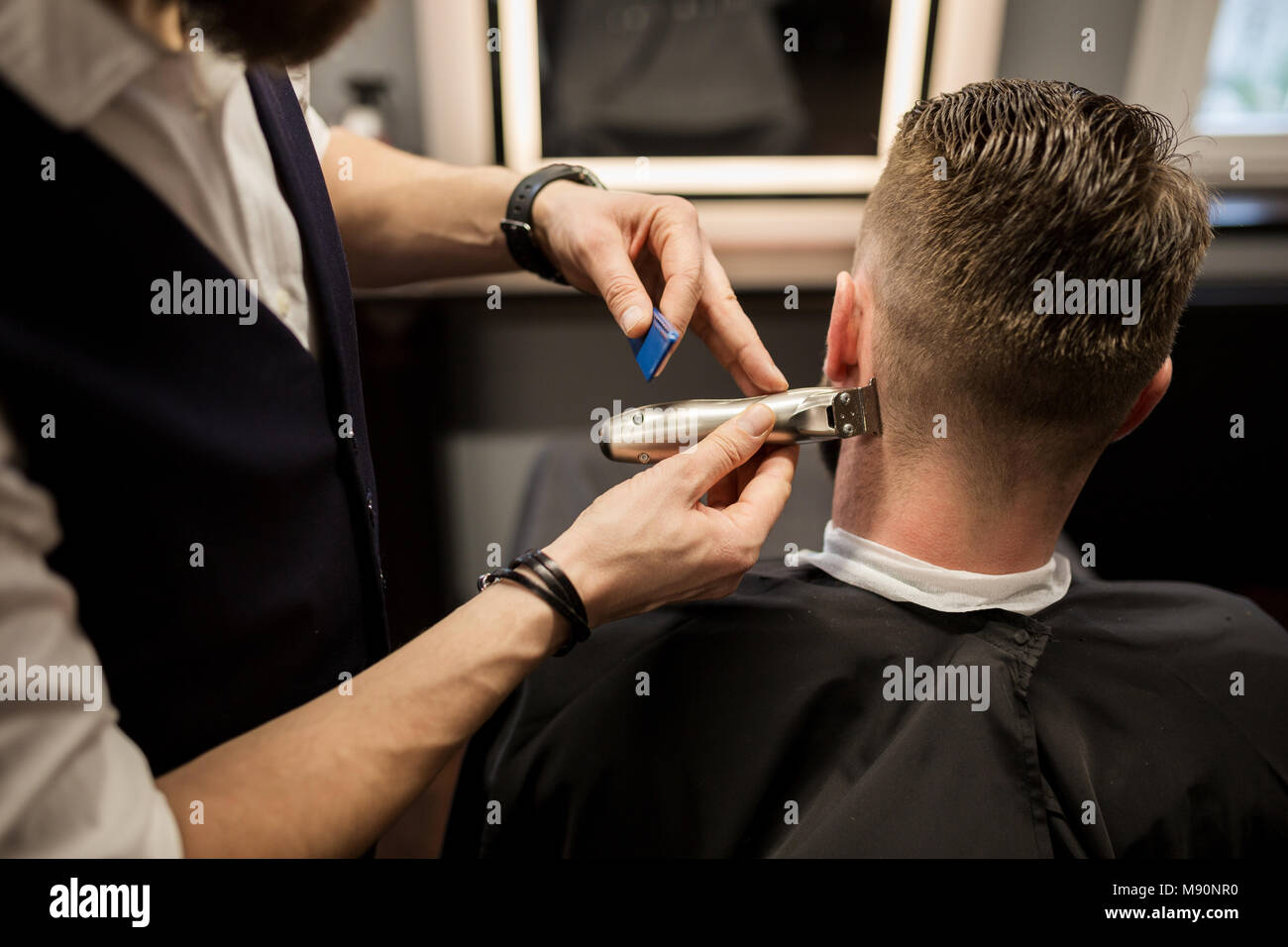 Man shaving back hi-res stock photography and images - Alamy