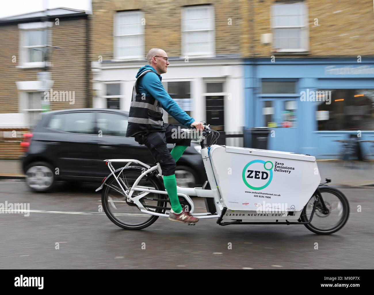 Cargo bike hi-res stock photography and images - Alamy