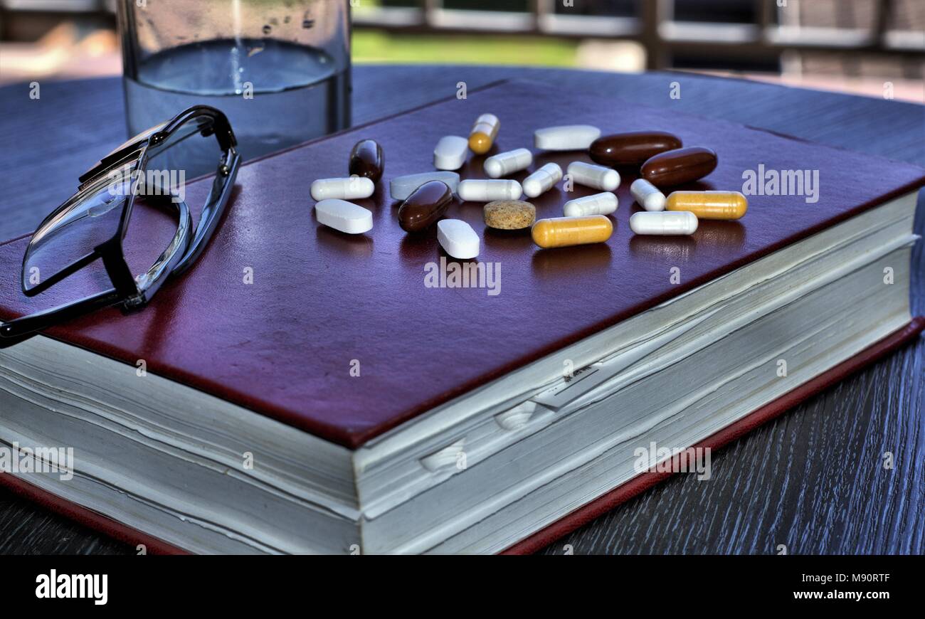 Drug study hi-res stock photography and images - Alamy