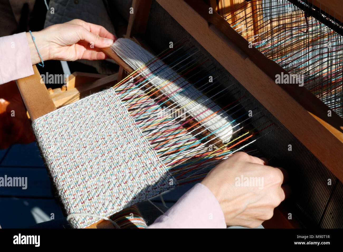 Weaving Loom Stock Photos & Weaving Loom Stock Images - Alamy