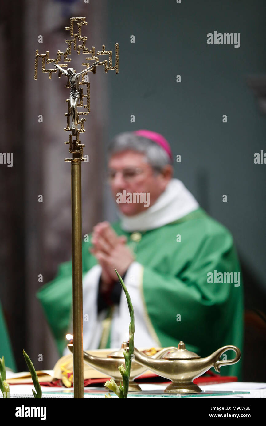Catholic mass italy hi-res stock photography and images - Alamy