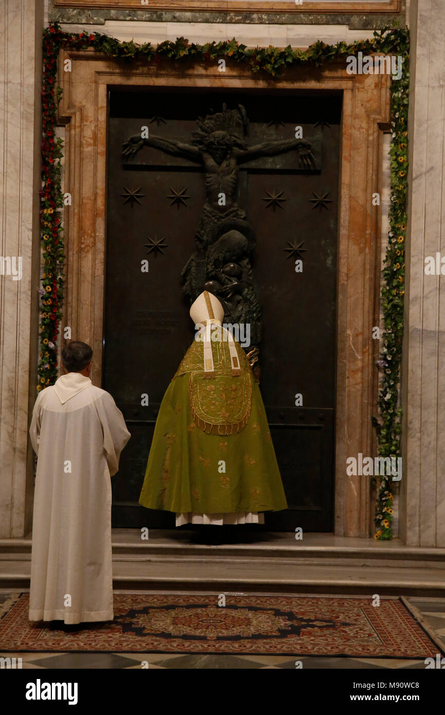 Catholic church closing hi-res stock photography and images - Alamy