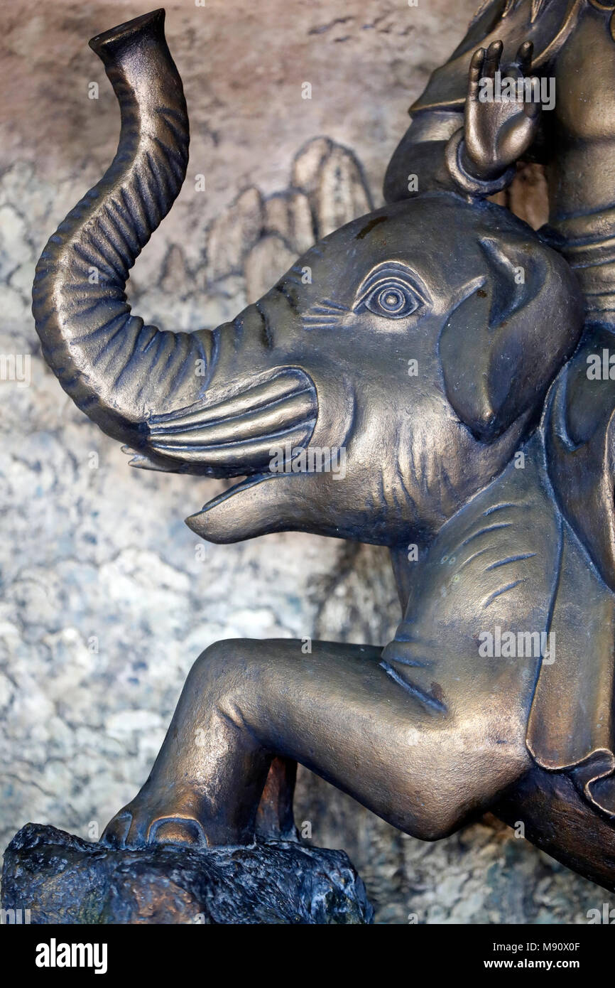 Queen maya hi-res stock photography and images - Alamy