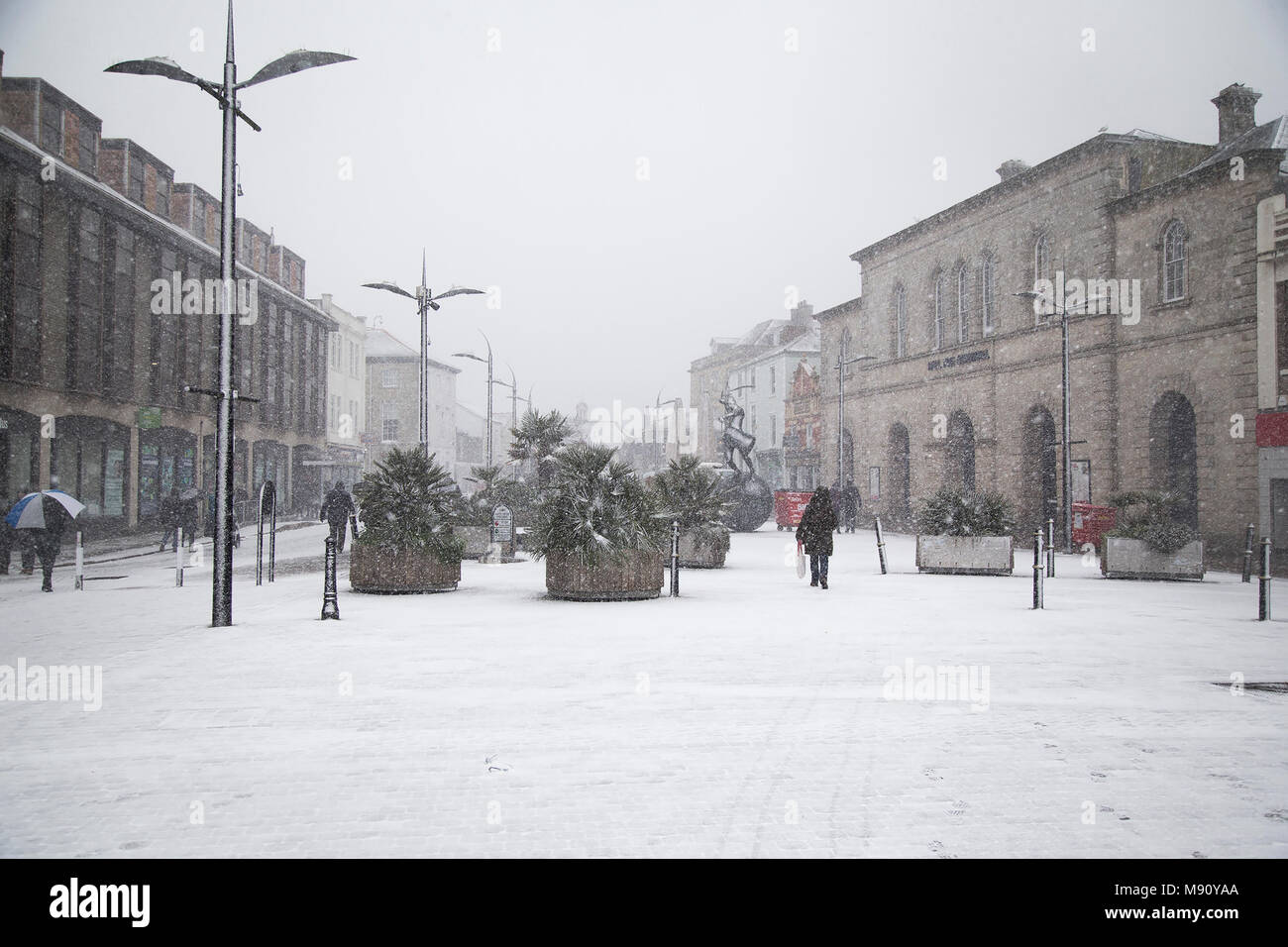 Snow falling in cornwall hi-res stock photography and images - Alamy