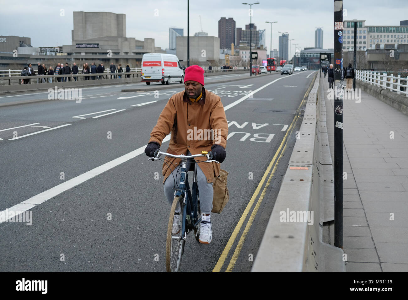 Cycling bridge hi-res stock photography and images - Alamy