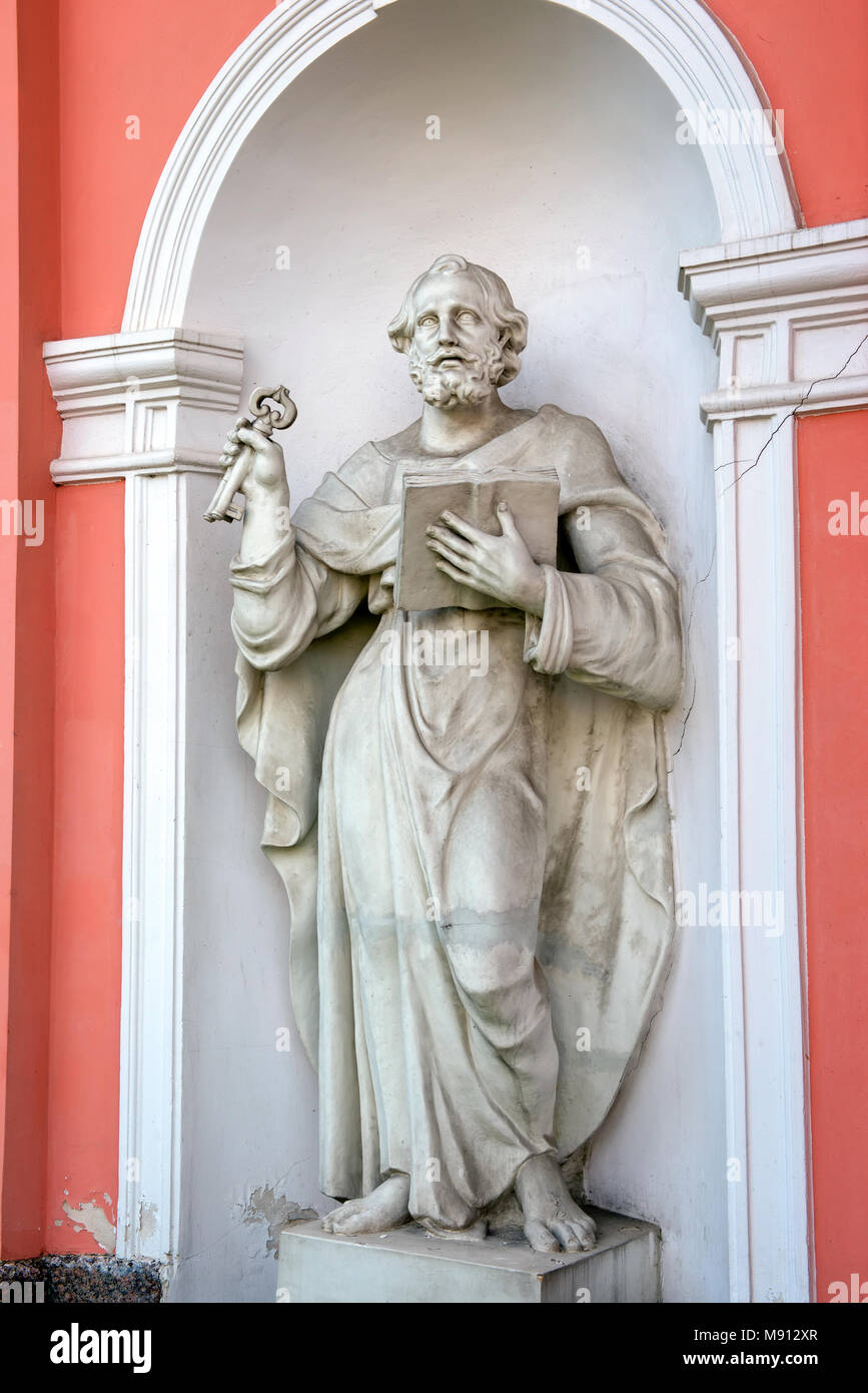 RUSSIA, SAINT PETERSBURG - AUGUST 18, 2017: Statue of St. Peter in the ...