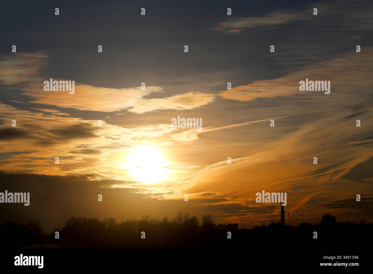 Beautiful sunset landscape hi-res stock photography and images - Alamy