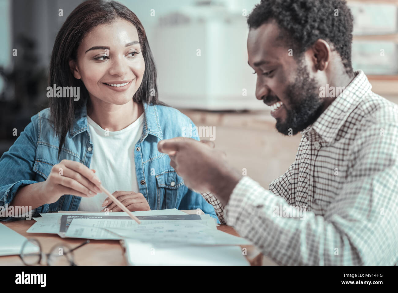 Nice friendship hi-res stock photography and images - Alamy