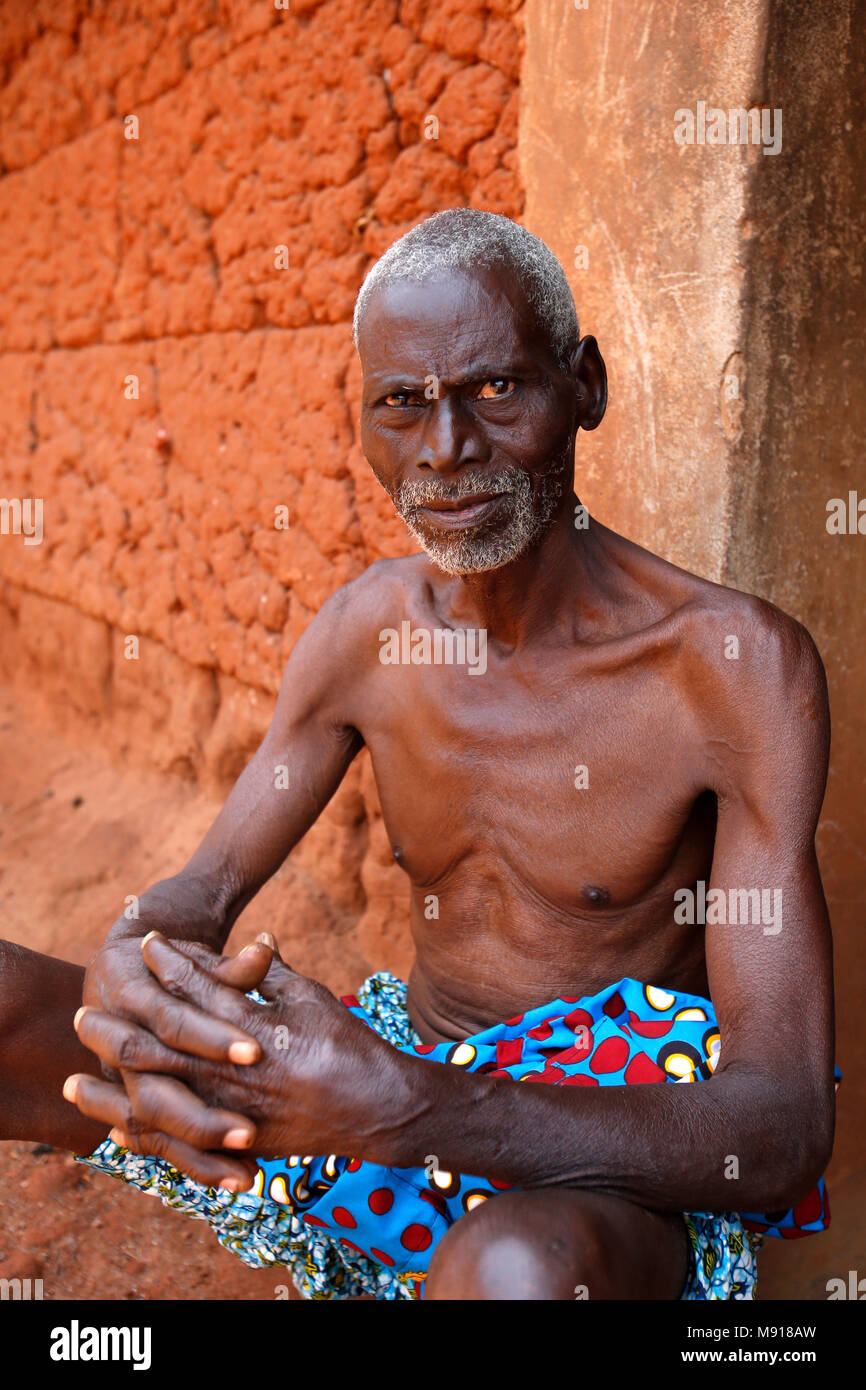 Elderly african man hi-res stock photography and images - Alamy