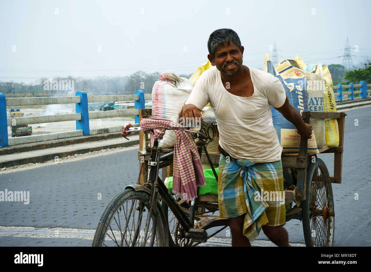Bengali man hi-res stock photography and images - Alamy