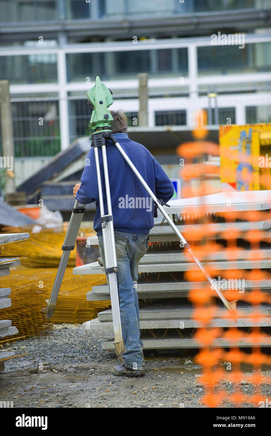 Construction surveyor equipment theodolite level tool Stock Photo - Alamy