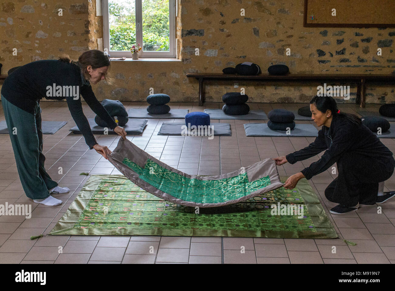 Zen sesshin (retreat). France Stock Photo - Alamy