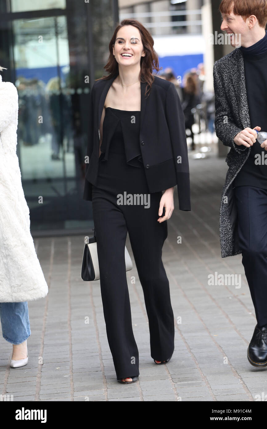London Fashion Week Autumn/Winter 2018 - Roland Mouret - Outside ...