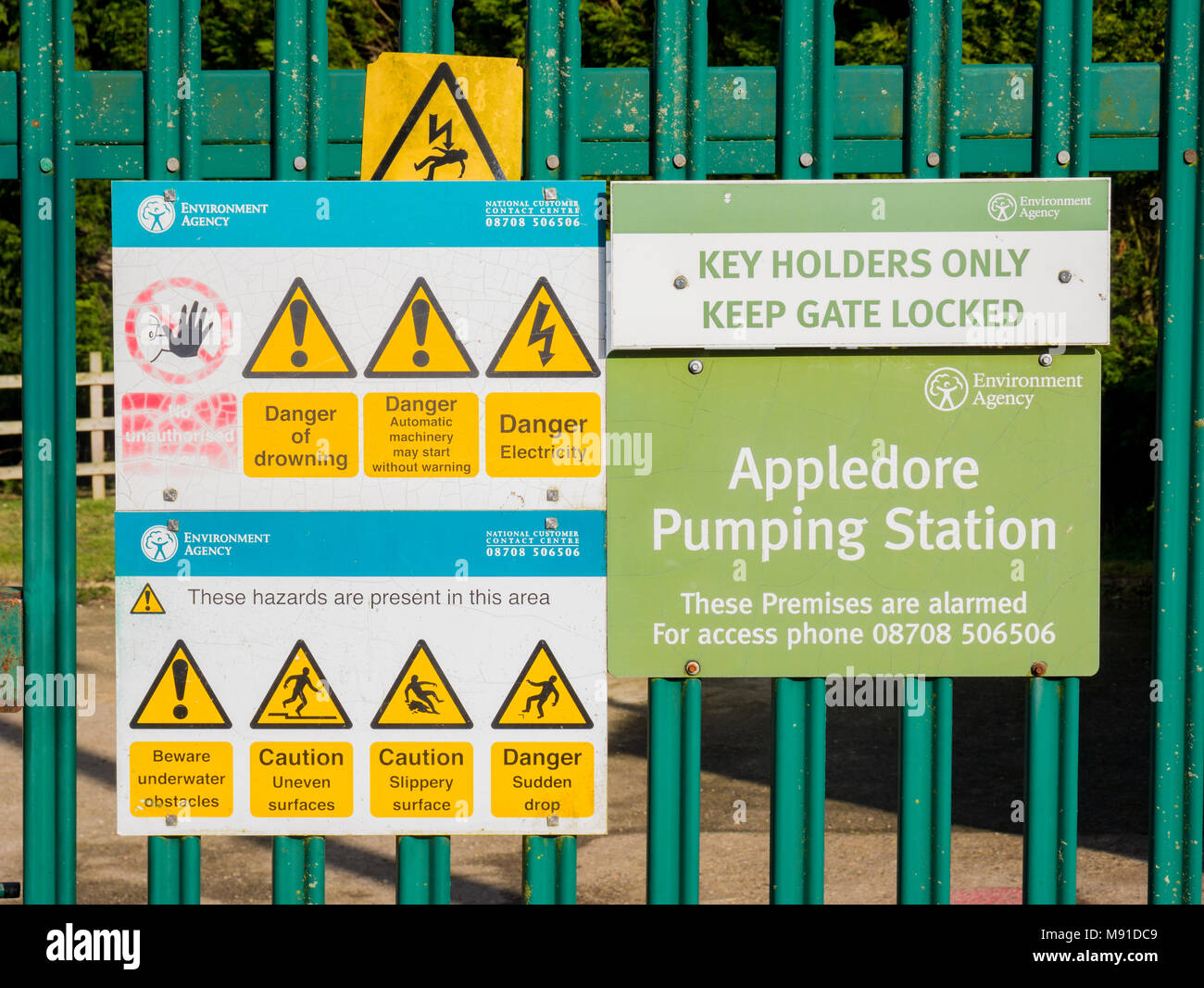 Appledore Station High Resolution Stock Photography and Images - Alamy