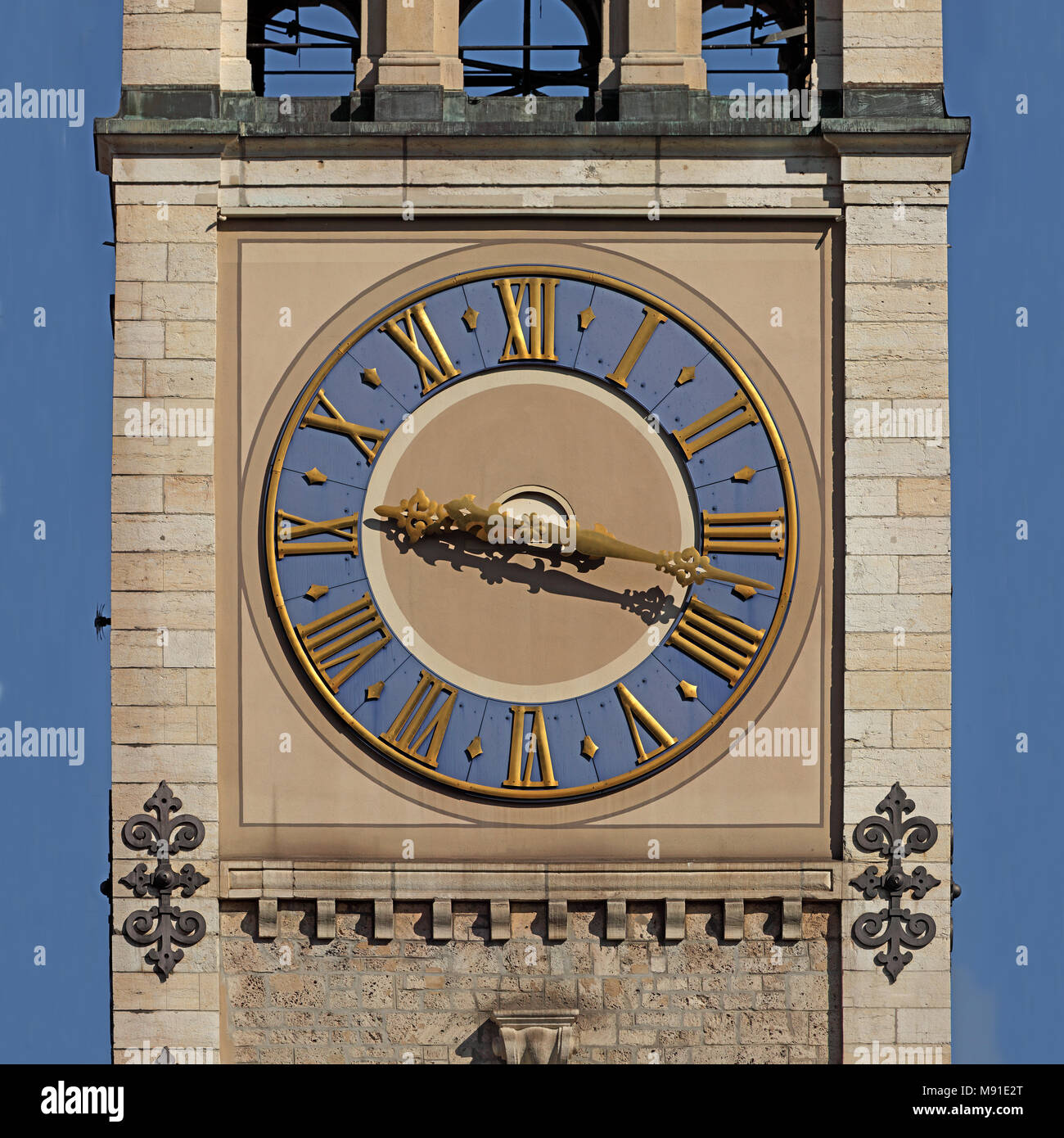 Church clock face hi-res stock photography and images - Alamy