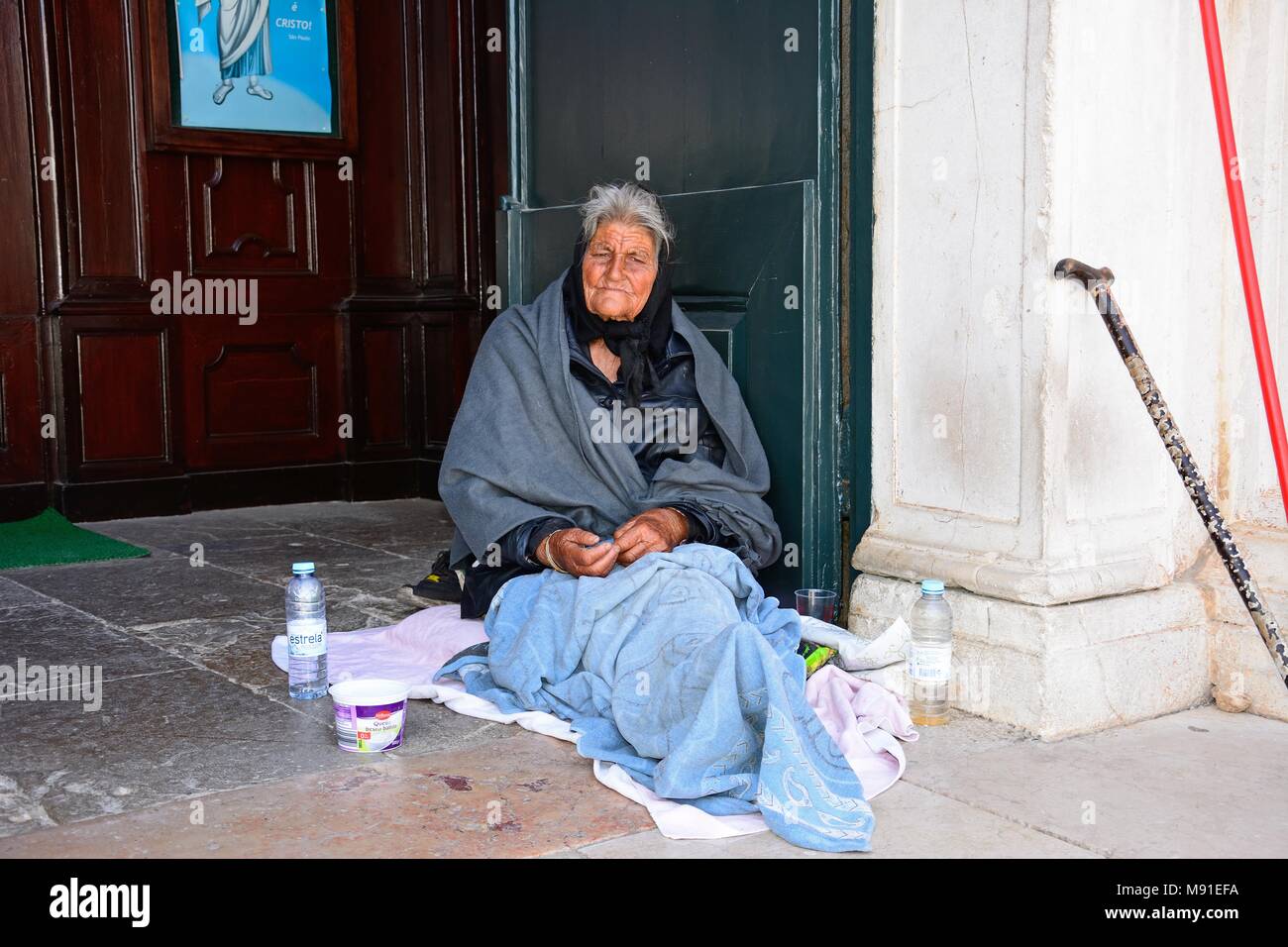 Bag lady homeless hi-res stock photography and images - Alamy
