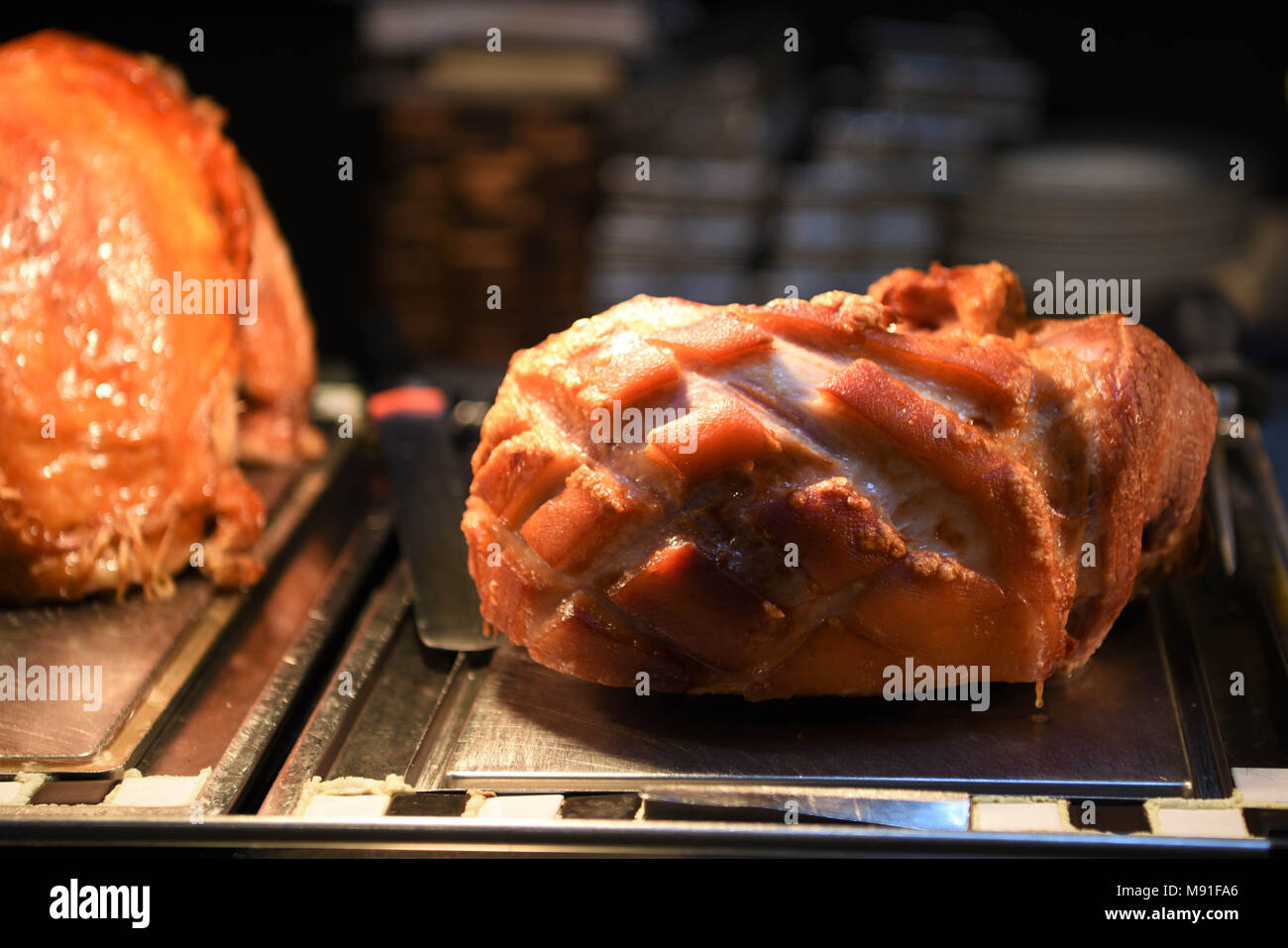 Whole roast gammon joint hi-res stock photography and images - Alamy Whole roast gammon joint hi-res stock photography and images - Alamy