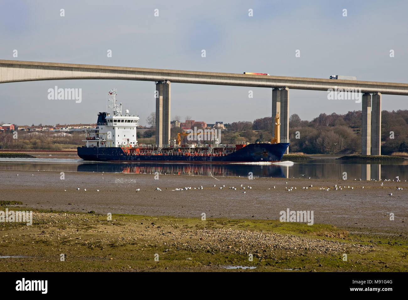 Tanker Bridge Stock Photos & Tanker Bridge Stock Images - Alamy