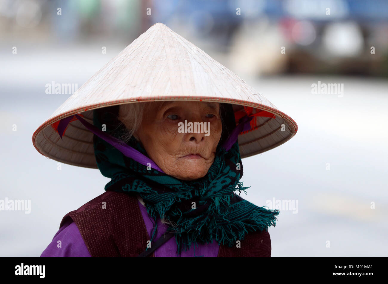 Old vietnamese woman hi-res stock photography and images - Alamy