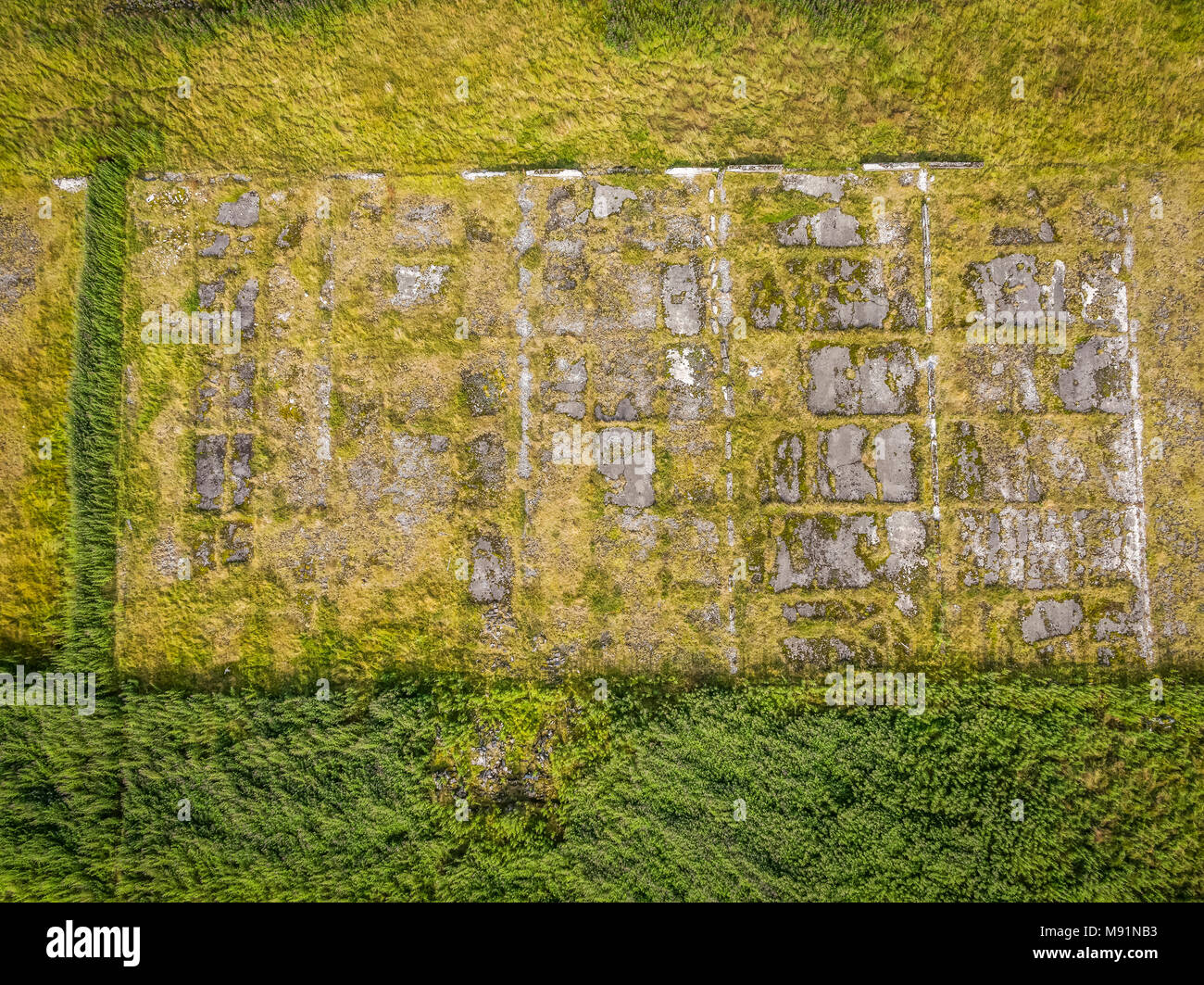 Concrete ruins hi-res stock photography and images - Alamy