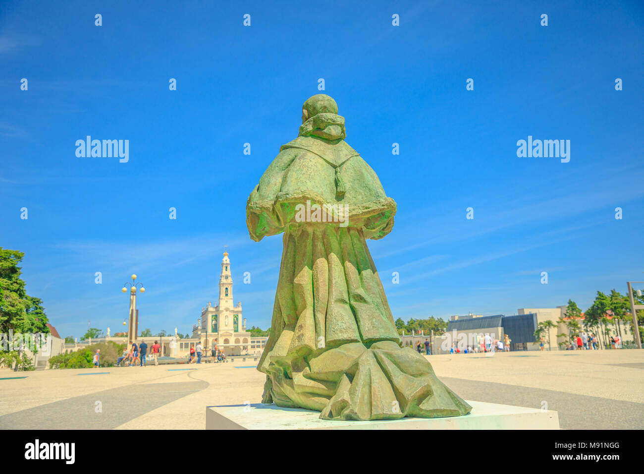 Fatima statue hi-res stock photography and images - Alamy