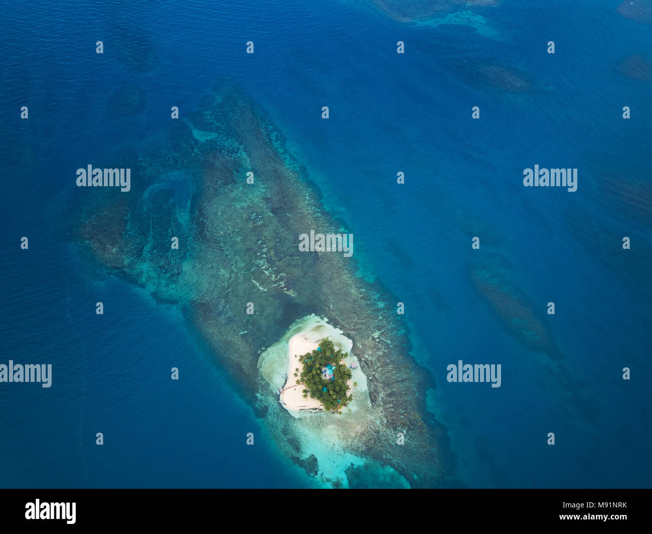 Reef island hi-res stock photography and images - Alamy