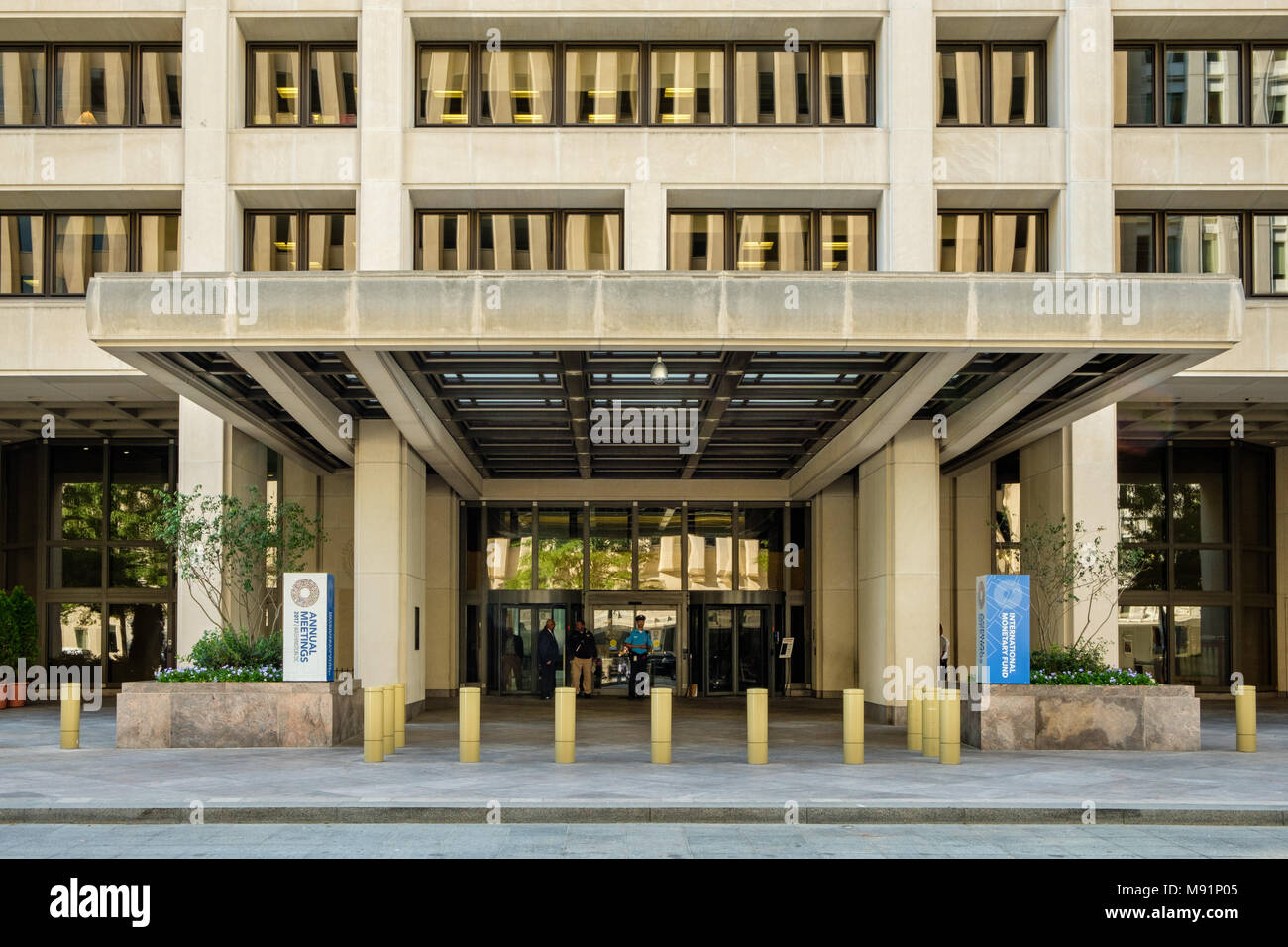 Imf building washington hi-res stock photography and images - Alamy