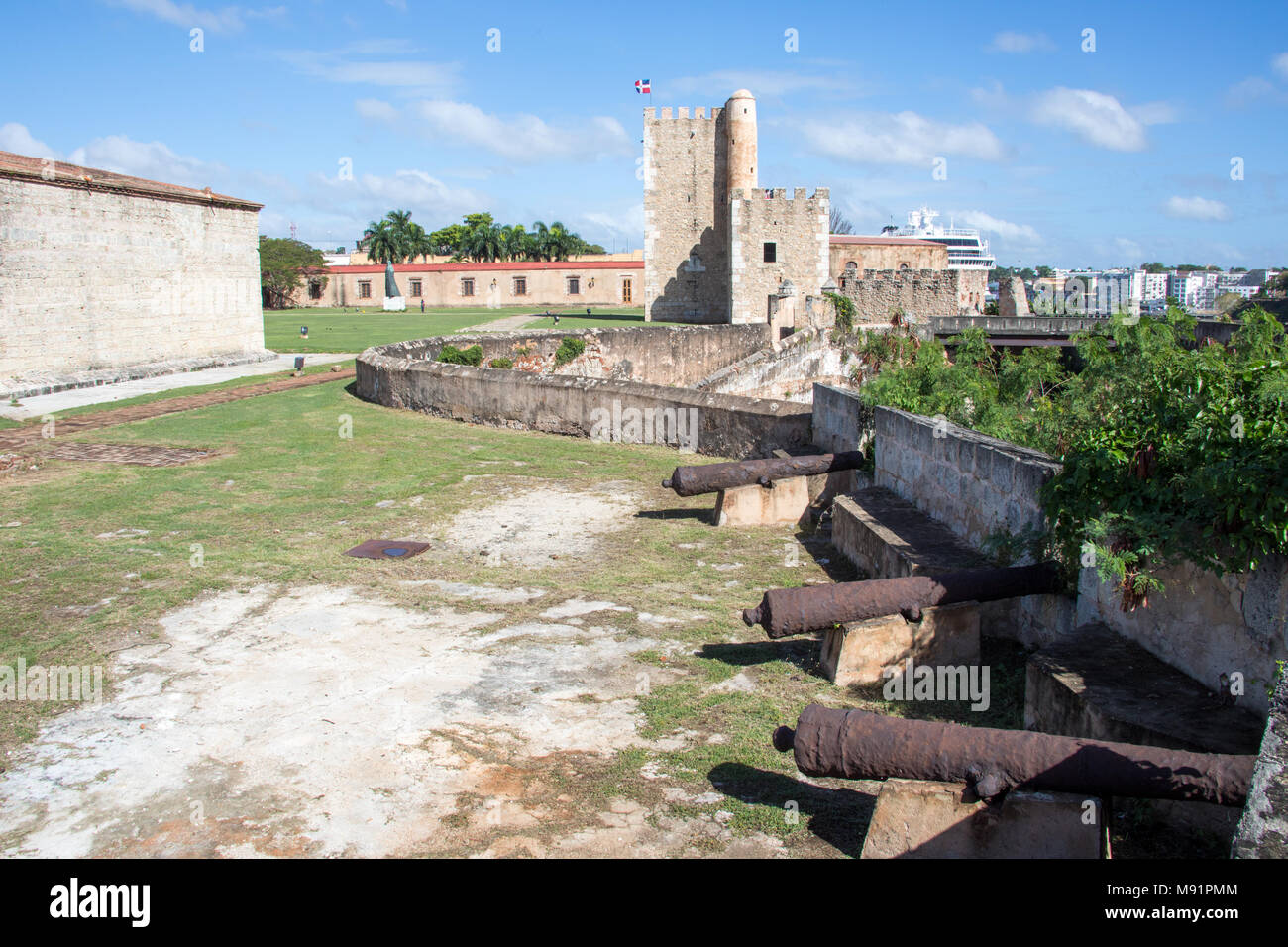 Dominican republic santo domingo ciudad colonial fortaleza ozama ...