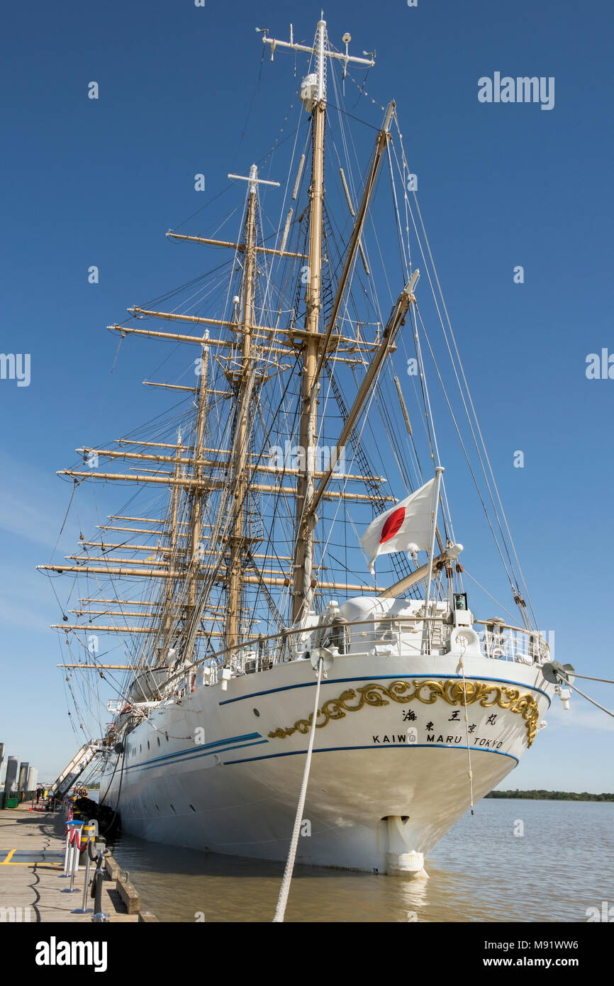 Stern of sailing ships hi-res stock photography and images - Alamy