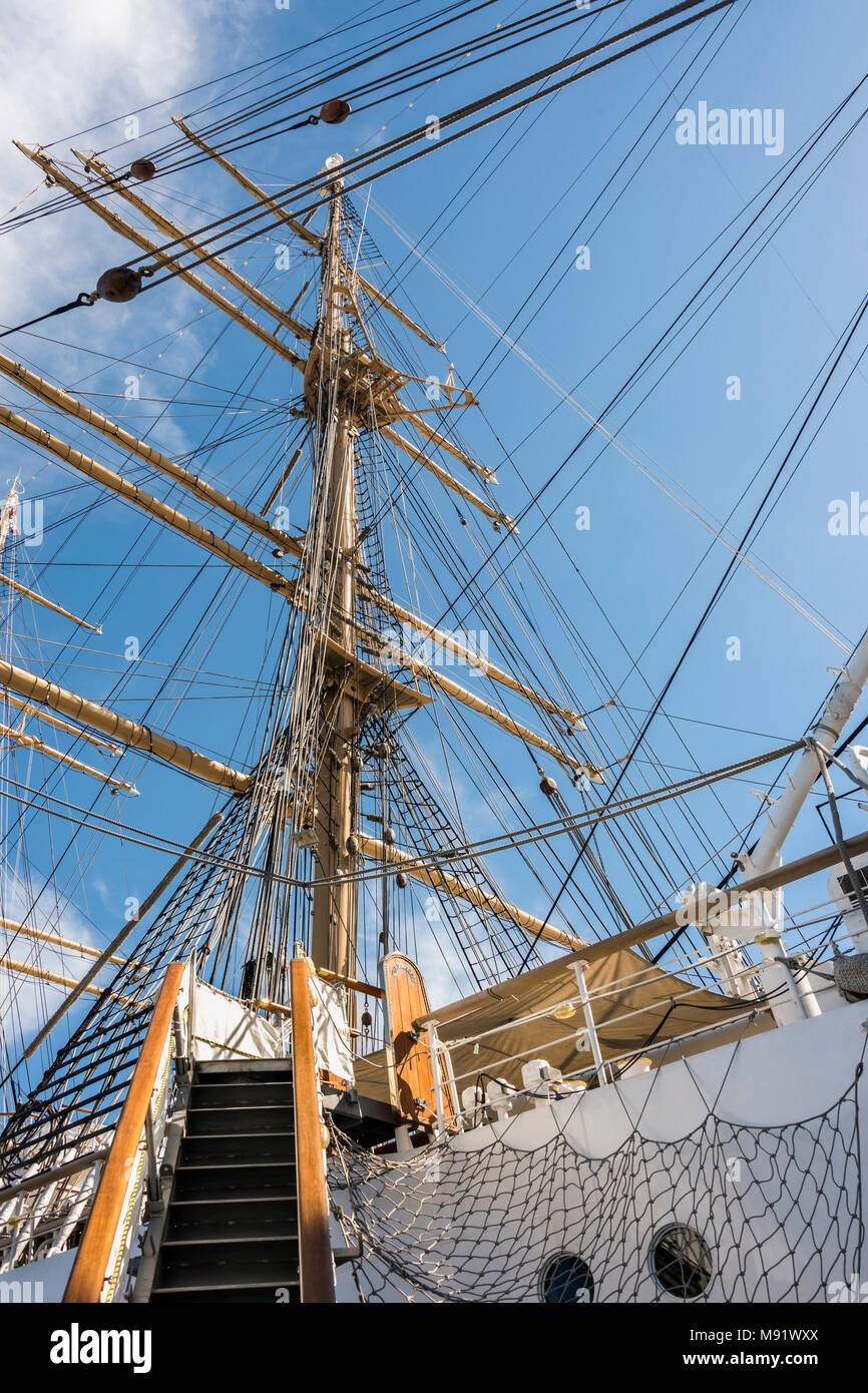 Mizzen mast hi-res stock photography and images - Alamy