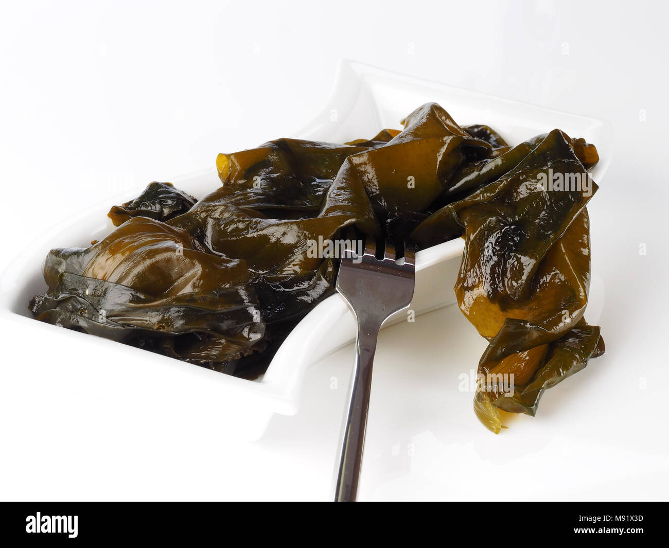 ALGA WAKAME – WAKAME SEAWEED Wakame is a sea vegetable or edible ...