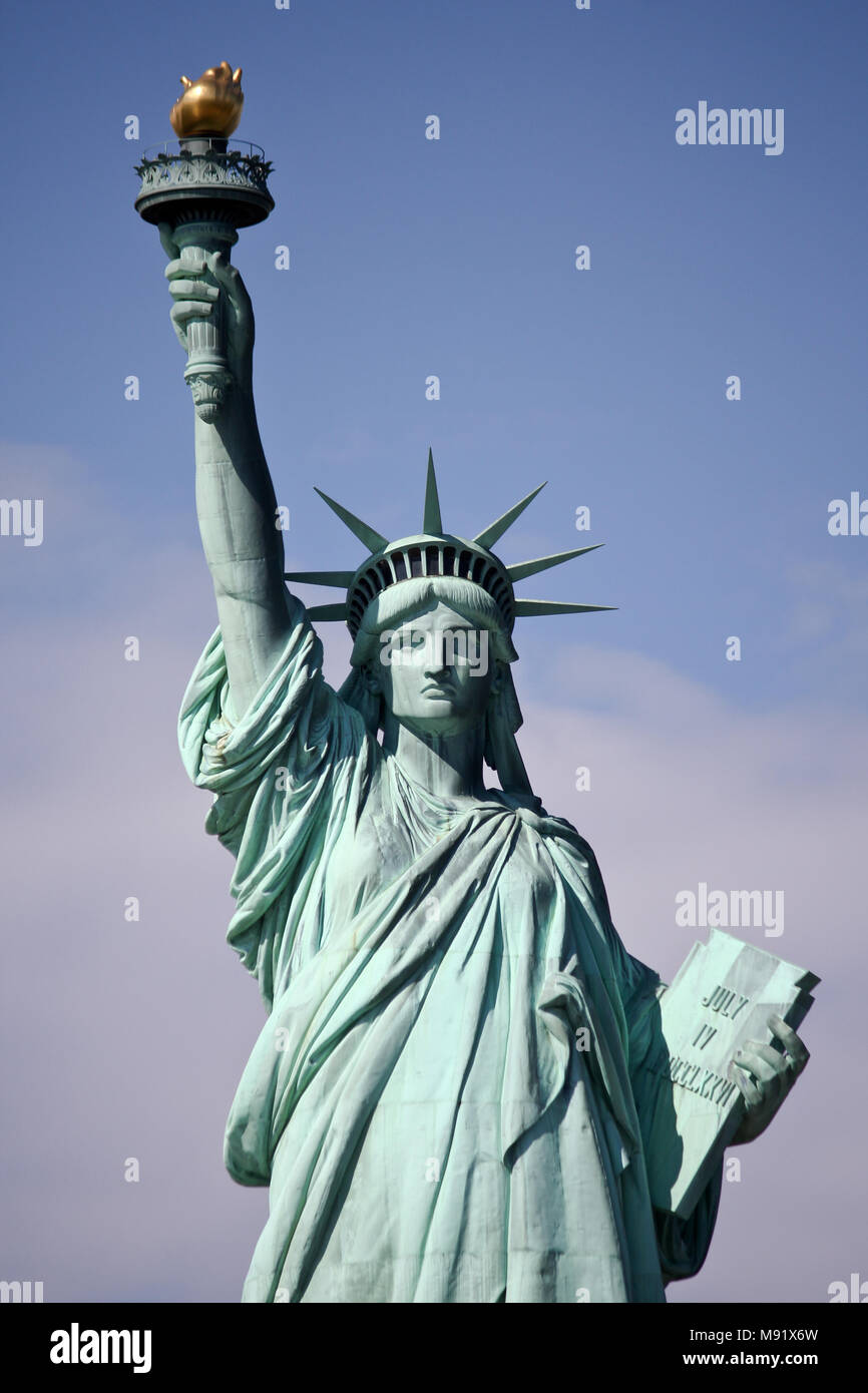 Woman torch statue hi-res stock photography and images - Alamy