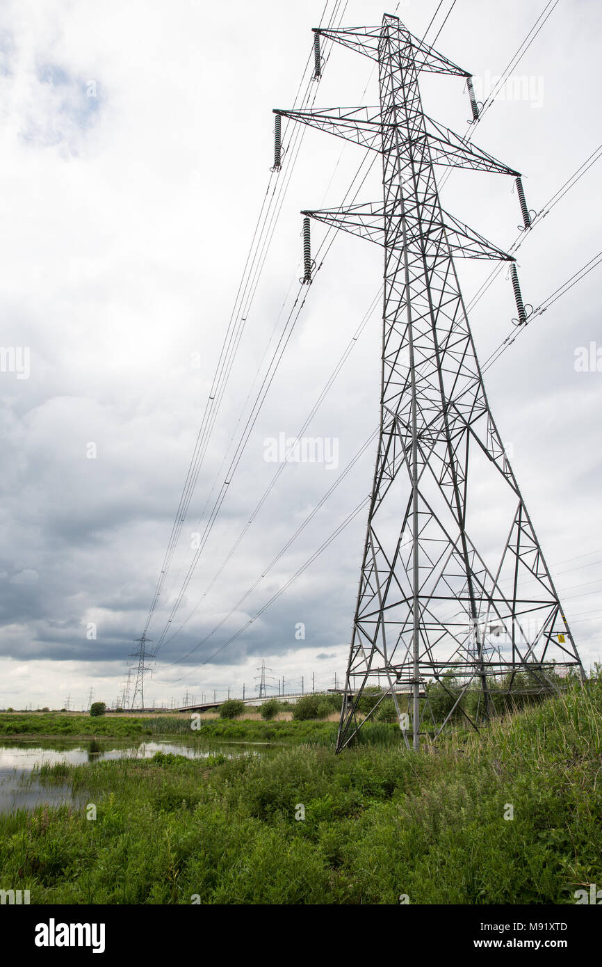 Rainham, UK. 19th May, 2017. Electricity pylons seen from Rainham ...