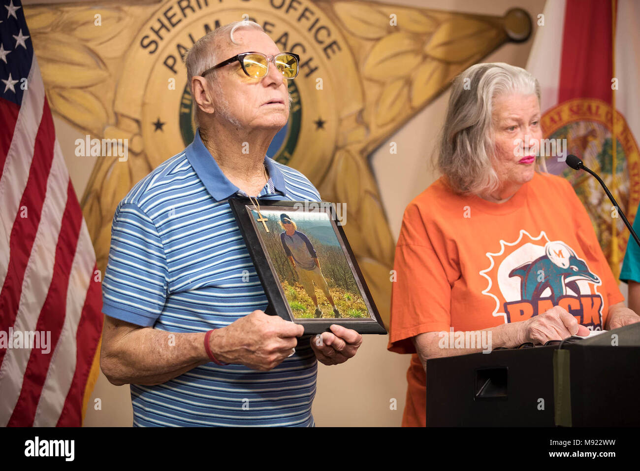 His mother sandra hi-res stock photography and images - Alamy