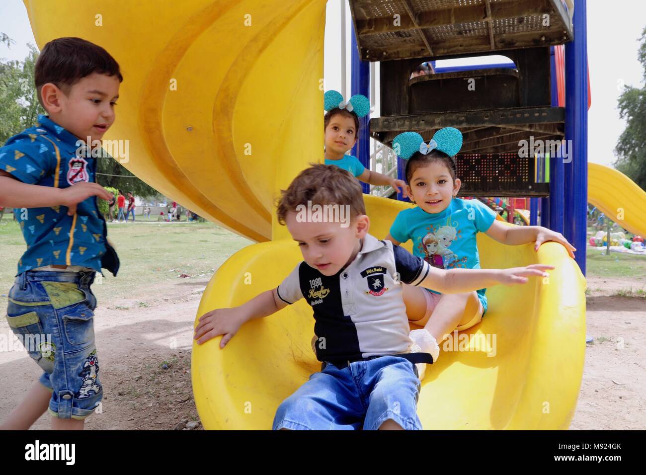 Iraqi children hi-res stock photography and images - Alamy
