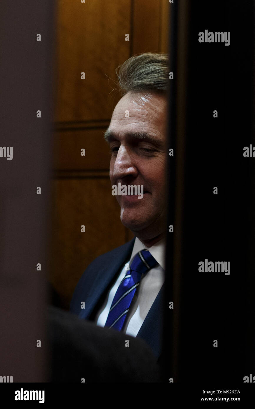 Jeff flake elevator hi-res stock photography and images - Alamy