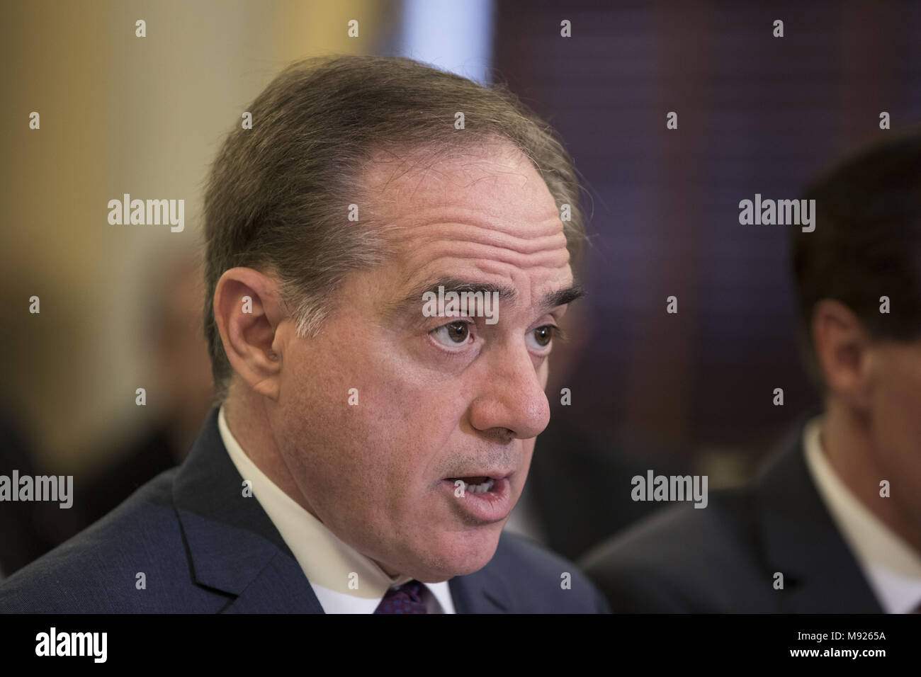 David shulkin hi-res stock photography and images - Alamy
