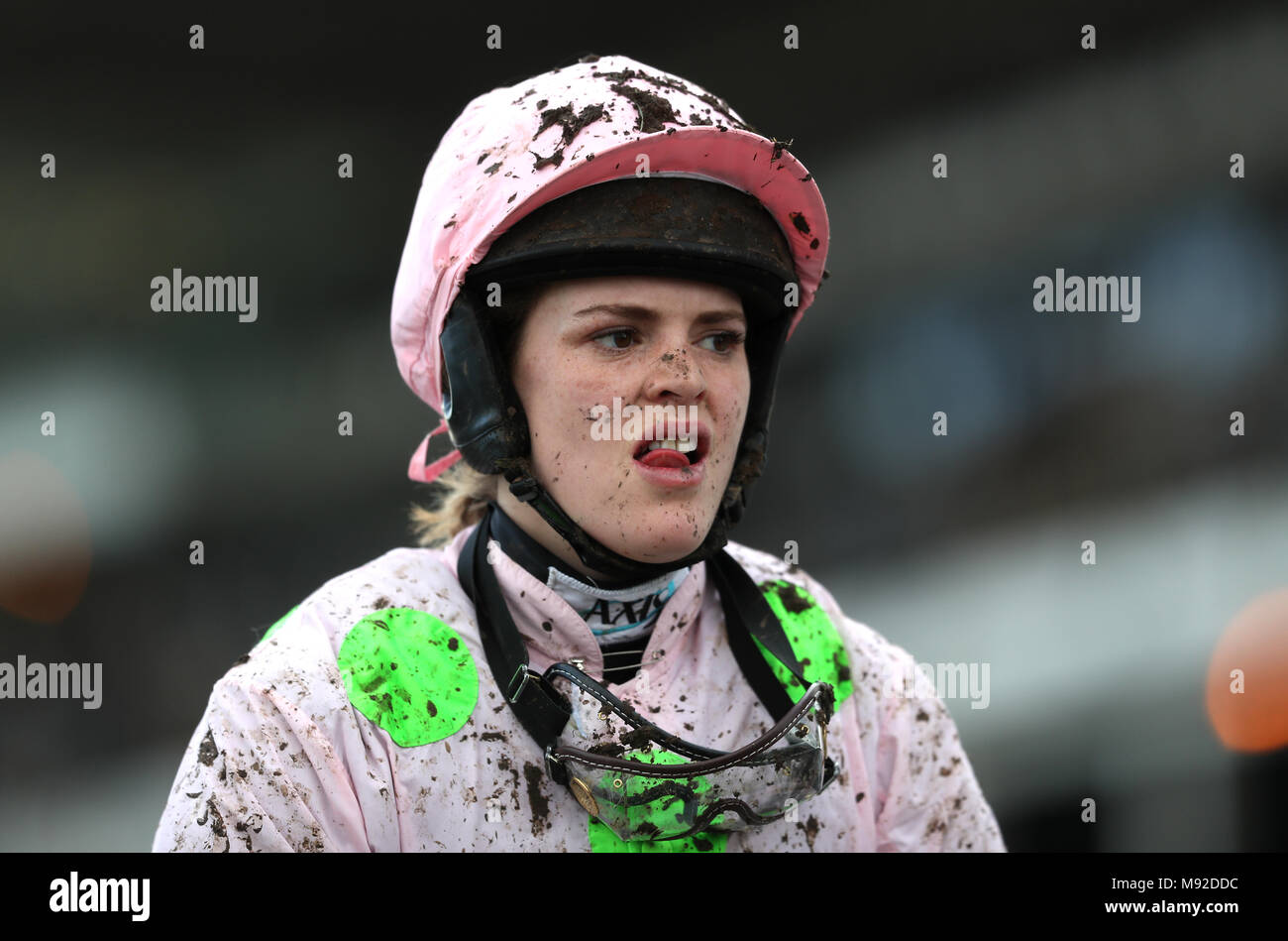 Jockey lizzie kelly hi-res stock photography and images - Alamy