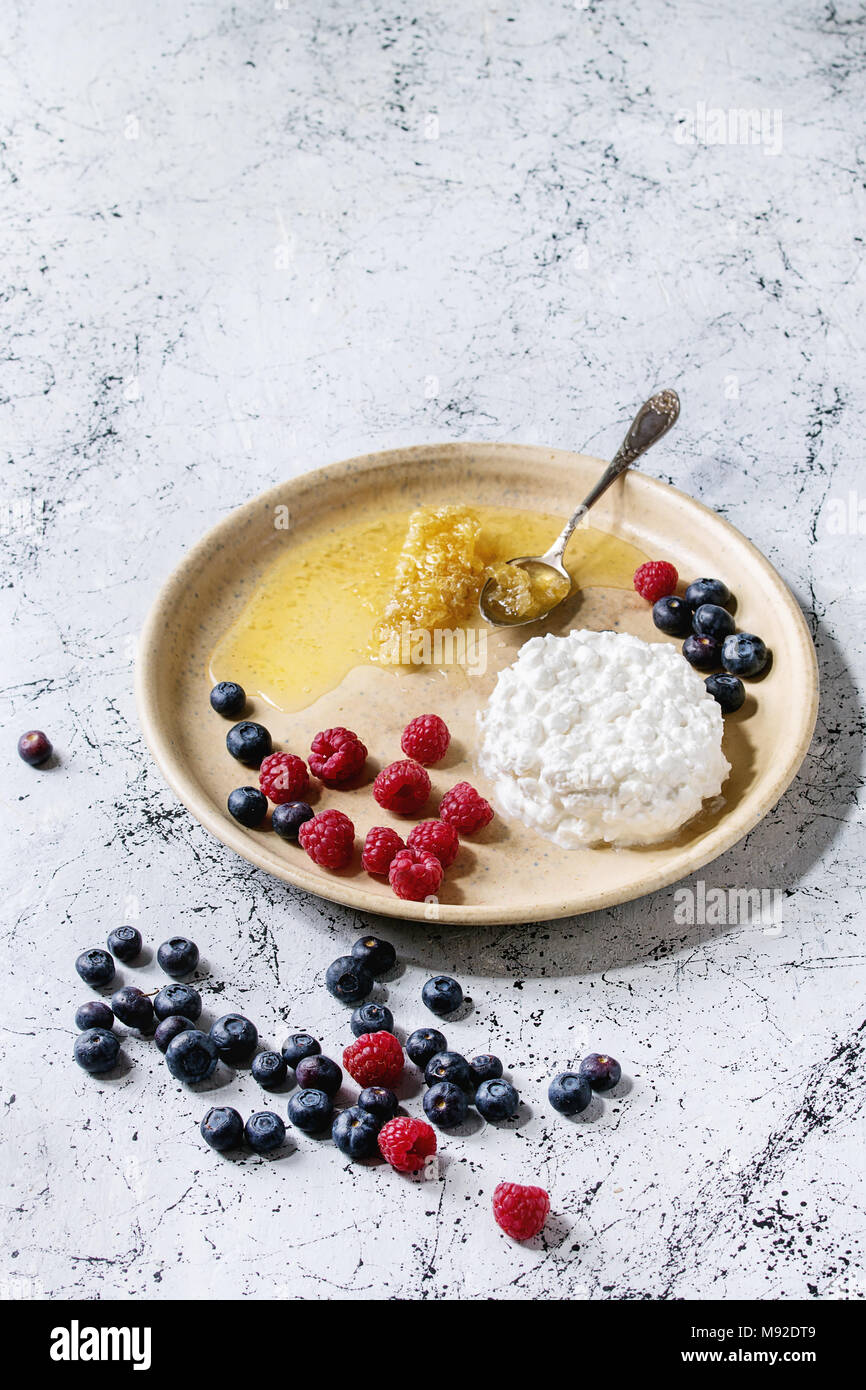 Homemade cottage cheese Stock Photo - Alamy