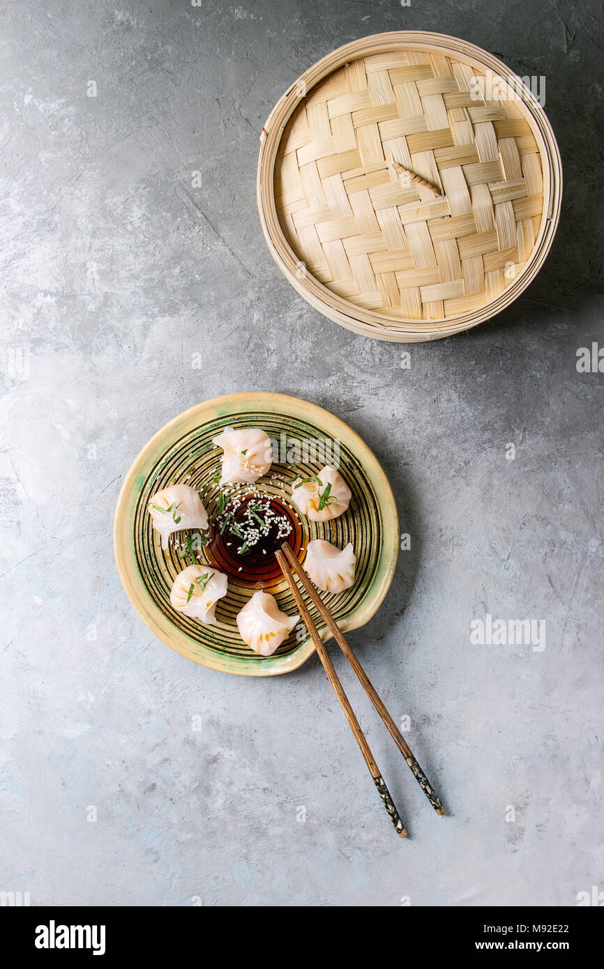 Asian steam dumplings Stock Photo - Alamy