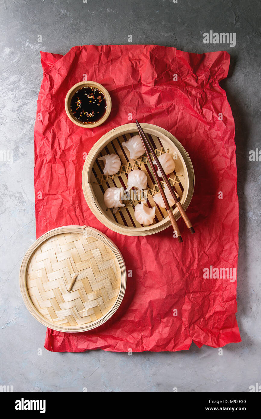 Asian steam dumplings Stock Photo - Alamy