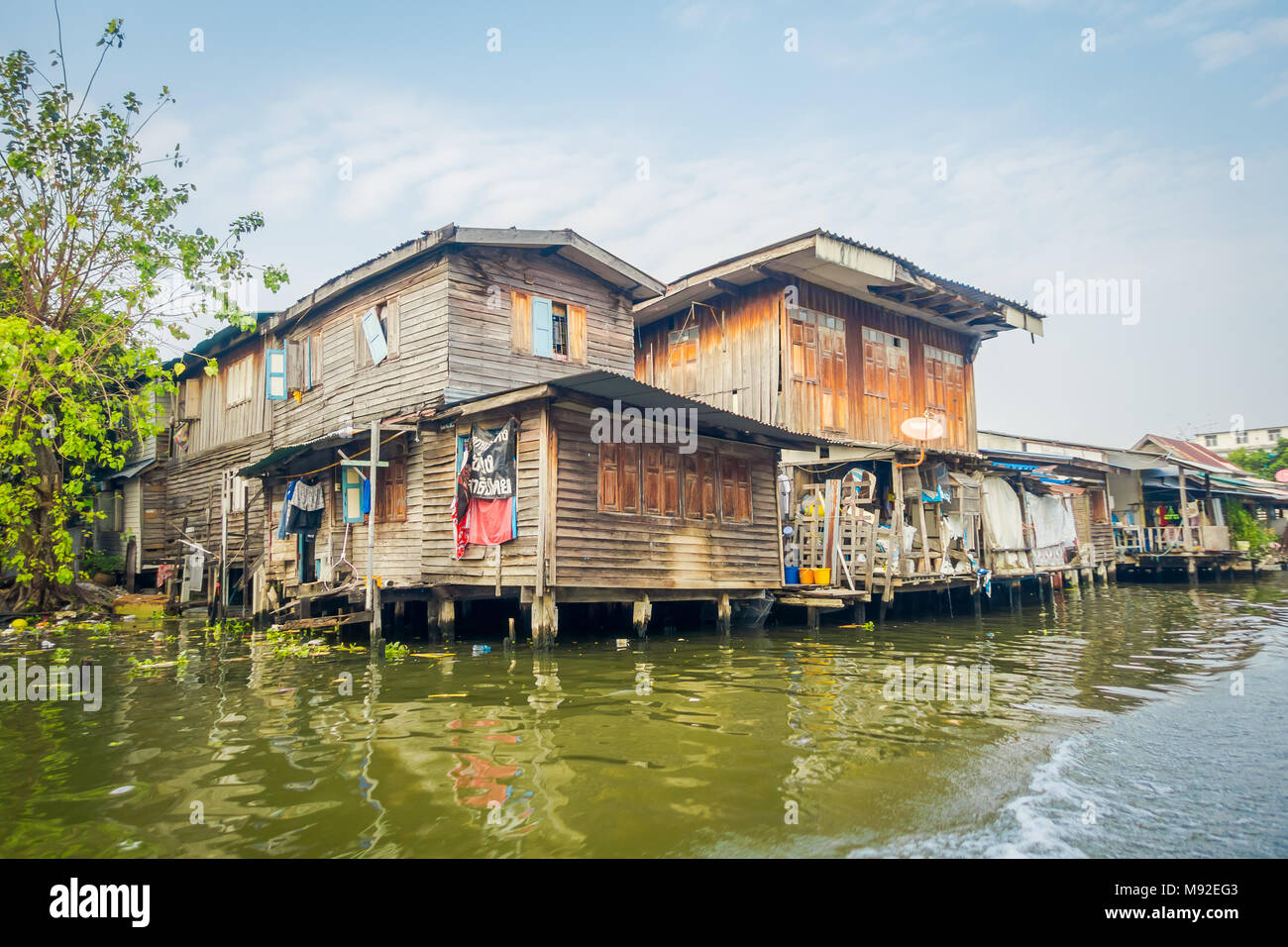 BANGKOK, THAILAND - FEBRUARY 09, 2018: Outdoor view of floating poor ...