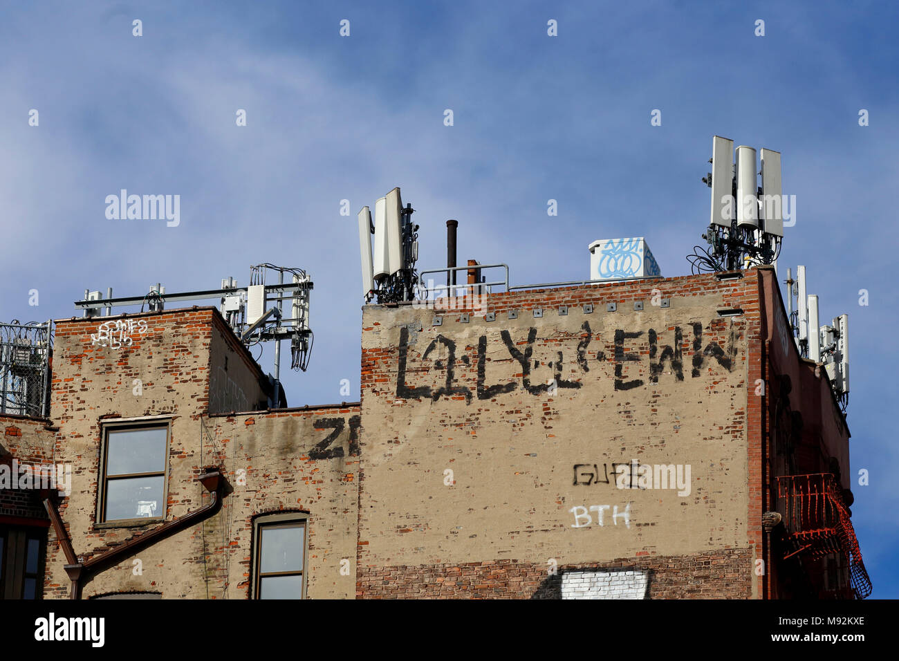 Cell towers hi-res stock photography and images - Alamy