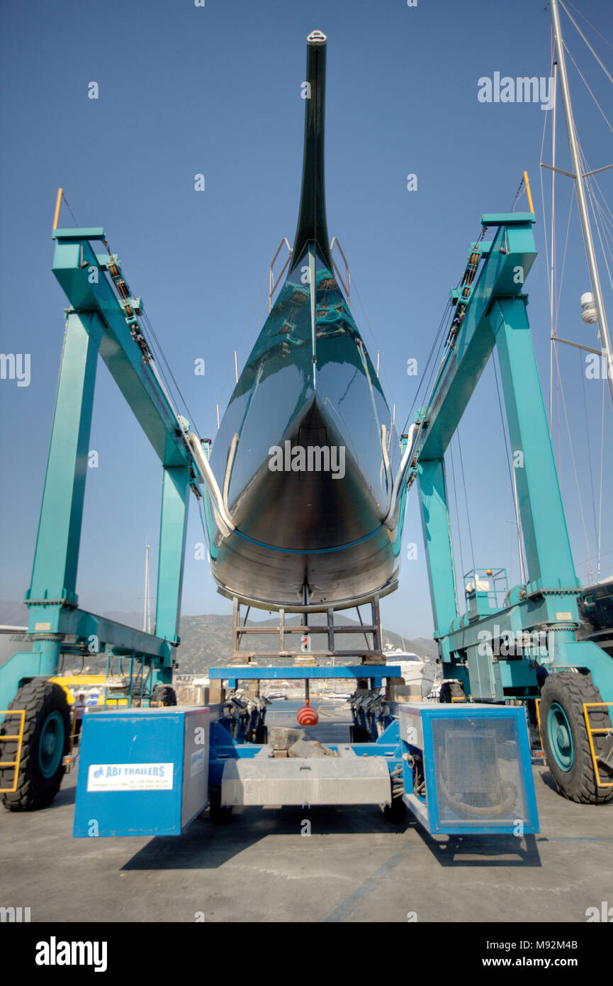 Nacira 67 designed by Axel de Beaufort. The result is a wide planning ...