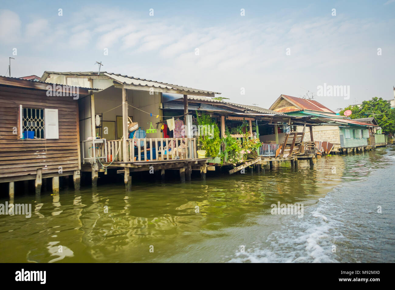 Floating poor house on the Chao Phraya river. Thailand, Bangkok Stock ...