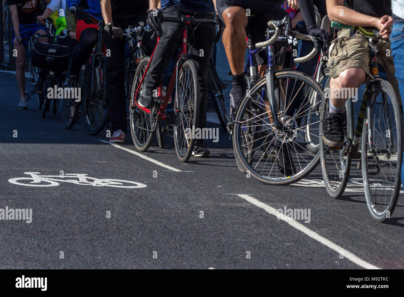 Urban cycle lane hi-res stock photography and images - Alamy