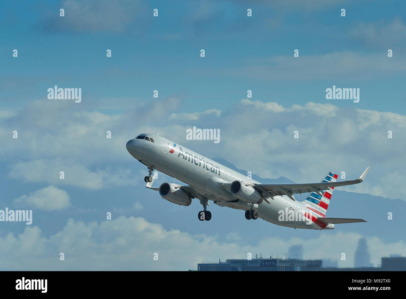 American Airlines Airbus A321 Airliner, Taking Off From Los Angeles ...