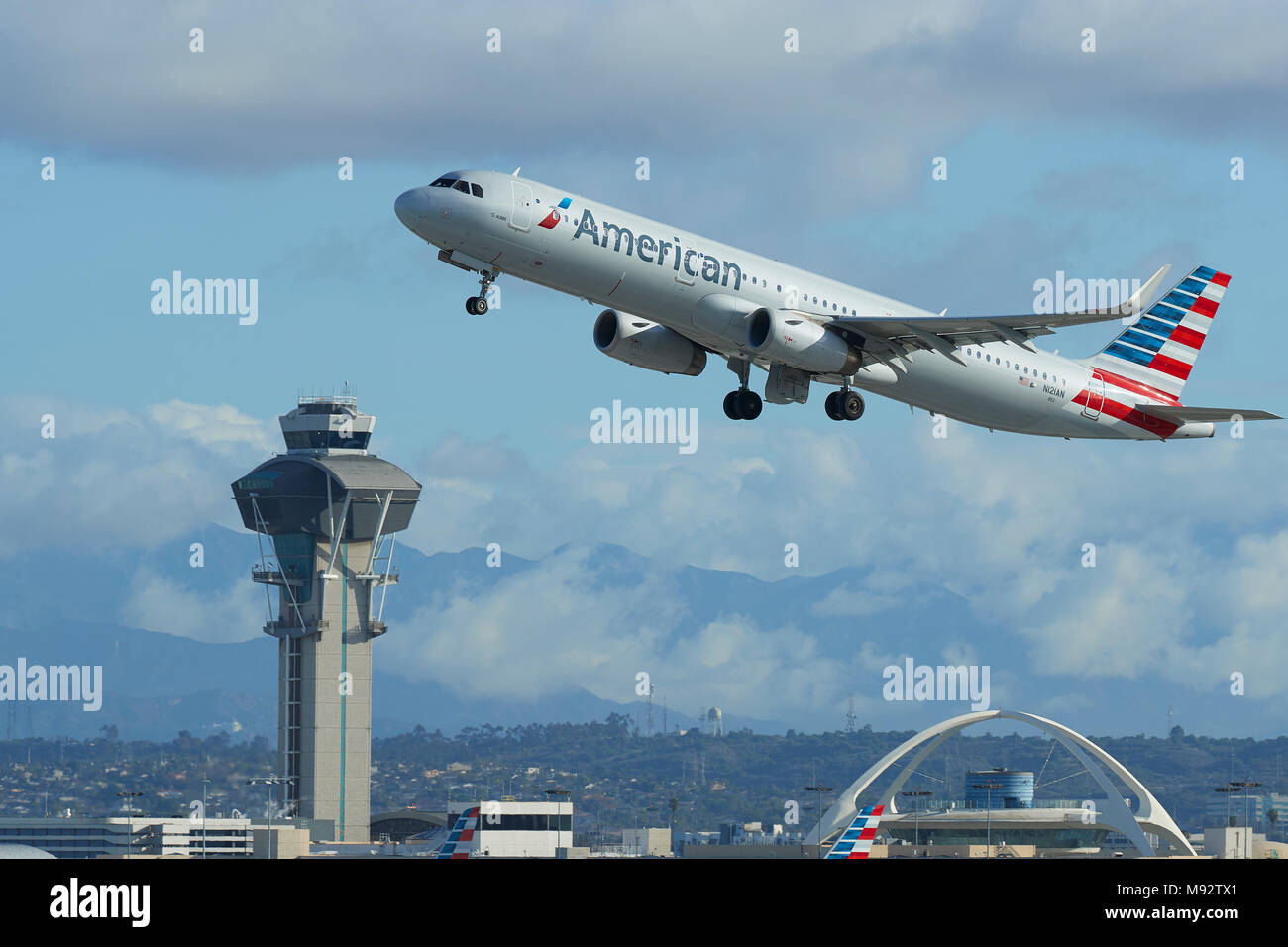 American Airlines Airbus A321 Airliner, Taking Off From Los Angeles ...