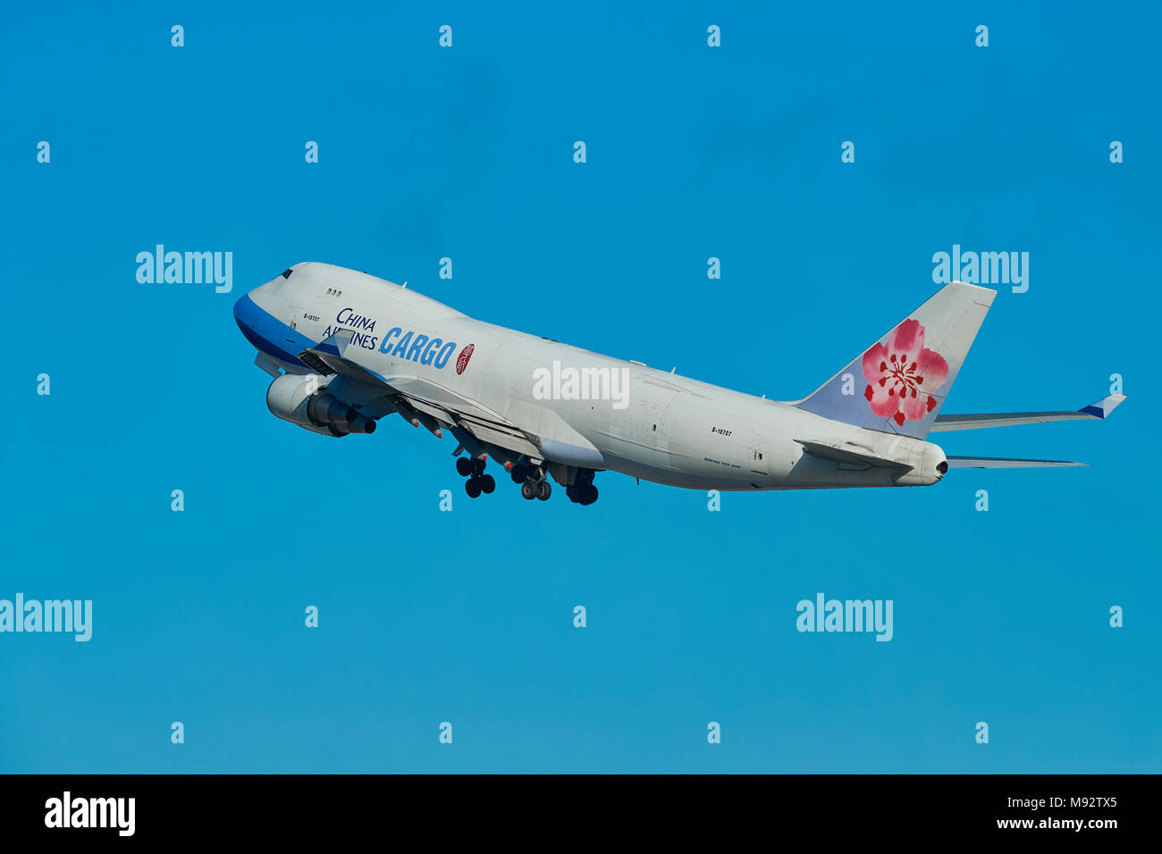 China Airlines Cargo Boeing 747-400F Cargo Jet, Climbing Away From Los ...