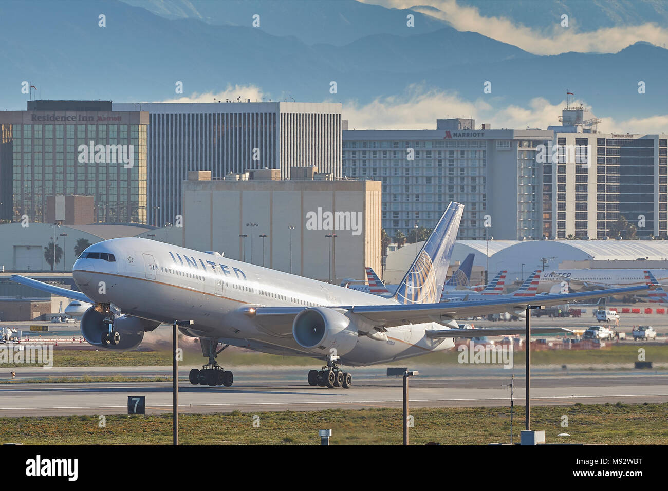 United Airlines Boeing 777 Passenger Jet Taking Off From Los Angeles ...